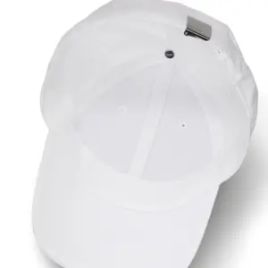 Nike Club Structured Metal Swoosh Cap
