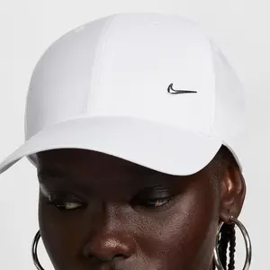 Nike Club Structured Metal Swoosh Cap
