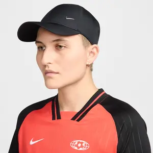Nike Club Structured Metal Swoosh Cap - Black
