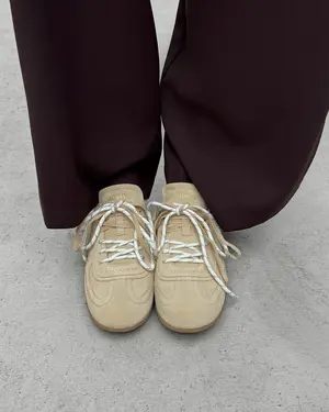 ALOHAS Suede Lace-up Sneakers