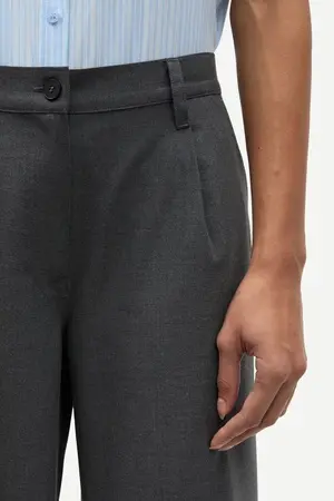 SAMSOE SAMSOE Saharper Pleat Shorts