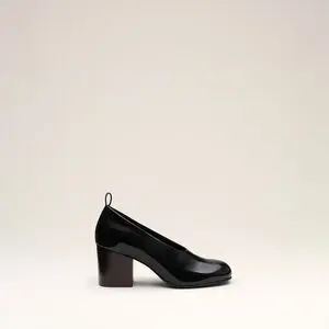 AMI Paris Patent Leather Pumps