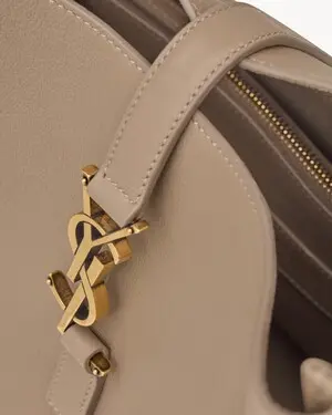 Saint Laurent Le 5 À 7 Supple Large In Grained Leather