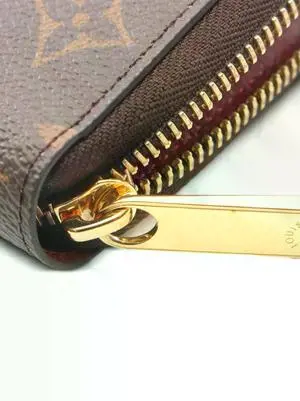LOUIS VUITTON Monogram Zippy Wallet - Brown