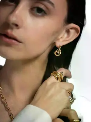 David Webb 18k Yellow Hammered Nail Ring