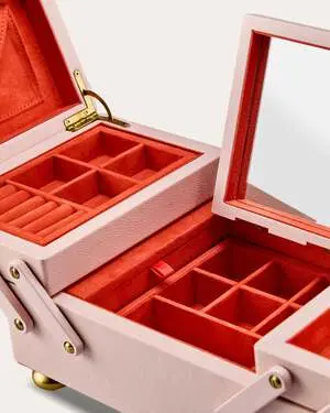Wolf Marla Aaron Baby Everything Box - Pink