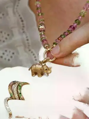 EDEN PRESLEY Ellie Elephant Diamond And Agate Pendant