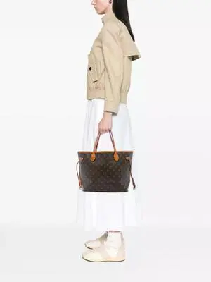 LOUIS VUITTON 2013 Monogram Neverfull Mm Tote Bag - Brown