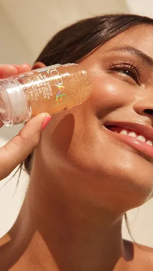 KOPARI BEAUTY Sun Shield On-the-glow Sheer Stick Sunscreen