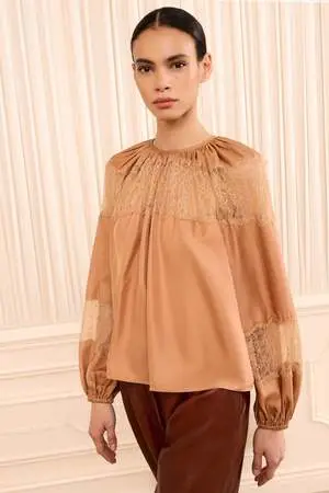 Ulla Johnson Bess Silk Twill Blouse With Chantilly Lace And Raglan Sleeves - Macaroon