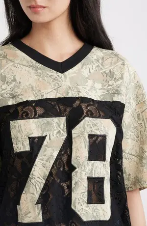 GOLDEN HOUR Camouflage Lace V-neck T-shirt