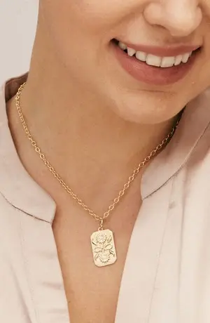 SYNA JEWELS Cerez Sunflower Emblem Pendant In 18k Yellow With Diamonds