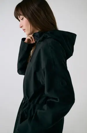 LOLE Piper 2.0 Waterproof Rain Jacket With Drawstring Waist - Black