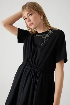 EXQUISE Afia Midi Dress With Embellished Collar