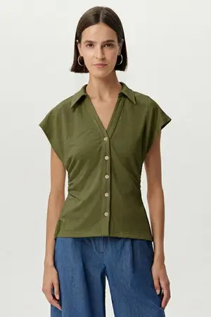 EXQUISE Siennal Short Sleeve Knit Shirt With Gathered Waist