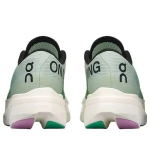 On Cloudboom Volt Sneakers - Iceberg/mantis