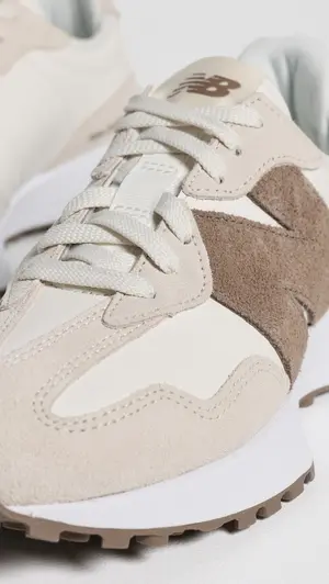 NEW BALANCE 327 Sneakers