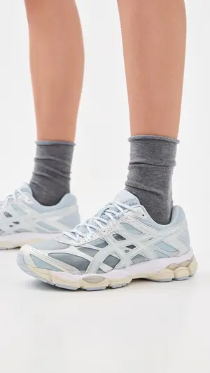 Asics Gel-cumulus 16 Sneakers M 7.5/ W