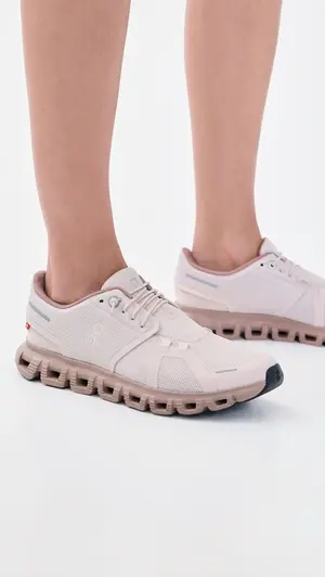 On Performance Sneakers - Oyster/biscuit