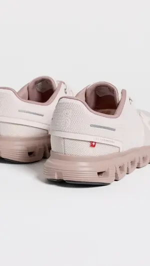 On Performance Sneakers - Oyster/biscuit