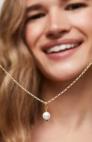 UNODE50 Charm With Pearl