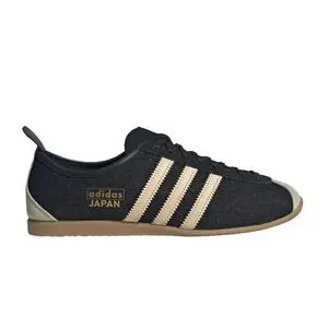Adidas Japan 'core Sand Strata Gum - Black