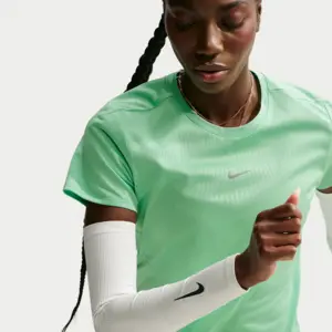 Nike Swift Aero-fit Short-sleeve Running Top - Green
