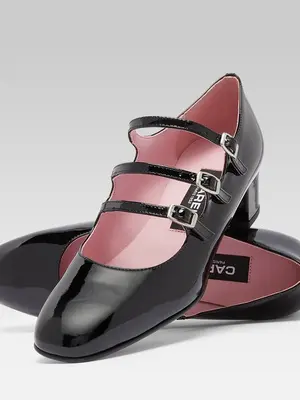 CAREL Kina Triple-strap Pumps