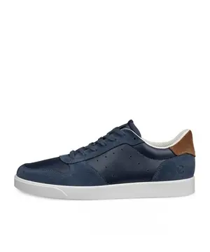 Ecco Street Lite Leather Trainer