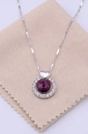 MODENAIRE Round Heart Accent Pendant Necklace