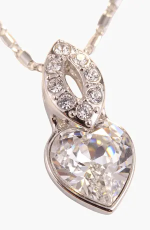 MODENAIRE Crystal Heart Pendant Necklace