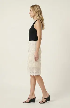 MODENAIRE Embellished Sequin Lace Hem Mini Skirt