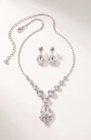 MODENAIRE Elegant Teardrop Crystal Necklace Earrings Set