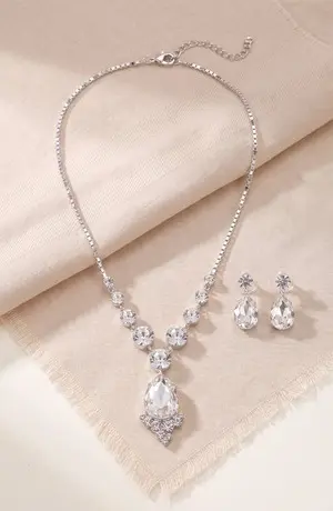 MODENAIRE Elegant Teardrop Crystal Necklace Earrings Set