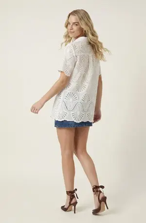 MODENAIRE Scalloped Eyelet Shirt With Coastal Shell Motif