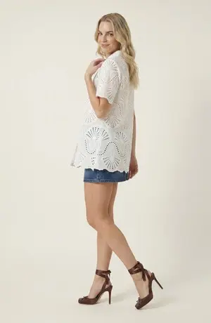 MODENAIRE Scalloped Eyelet Shirt With Coastal Shell Motif