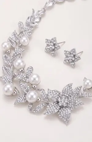 MODENAIRE Pearl Crystal Sharp Petal Necklace And Earring Set