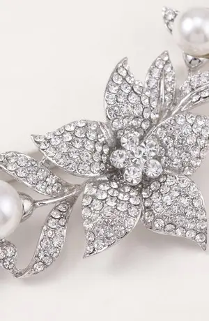 MODENAIRE Pearl Crystal Sharp Petal Necklace And Earring Set