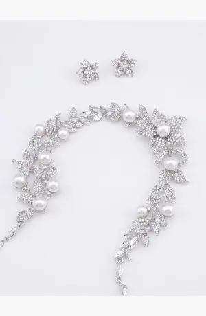 MODENAIRE Pearl Crystal Sharp Petal Necklace And Earring Set