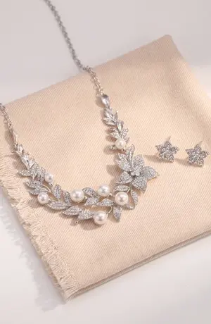 MODENAIRE Pearl Crystal Sharp Petal Necklace And Earring Set