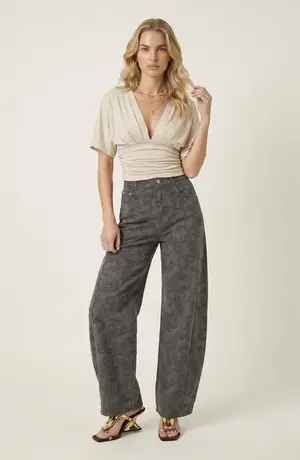 MODENAIRE Textured Floral Wide Leg Pants