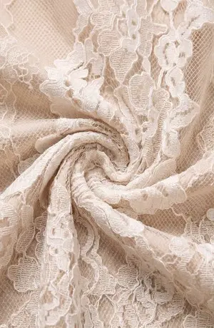 MODENAIRE Lace Floral Long Sleeve Top