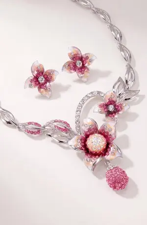 MODENAIRE Flower Necklace And Earrings Set