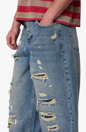 Mnml Relaxed Fit Wide Leg Ripped Jeans