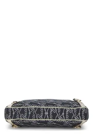 Gucci Abbey Hobo Gg Canvas Bag