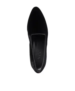 AeydĒ Solid Velvet Loafers