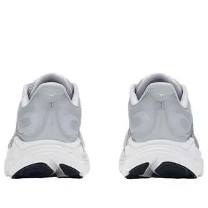 Hoka One One Clifton