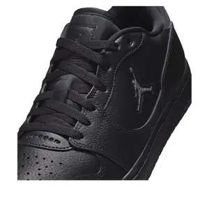 JORDAN Court Connect Low