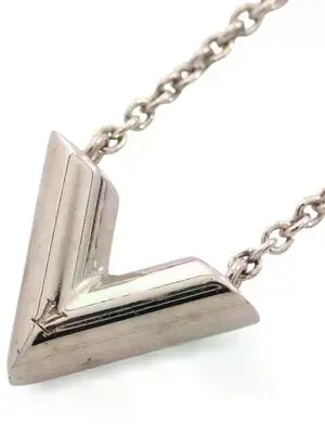 LOUIS VUITTON Essential V Necklace