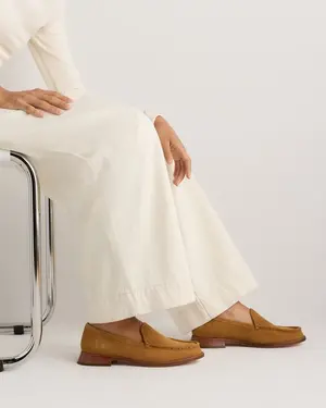 Quince Italian Leather Venetian Loafer - Camel